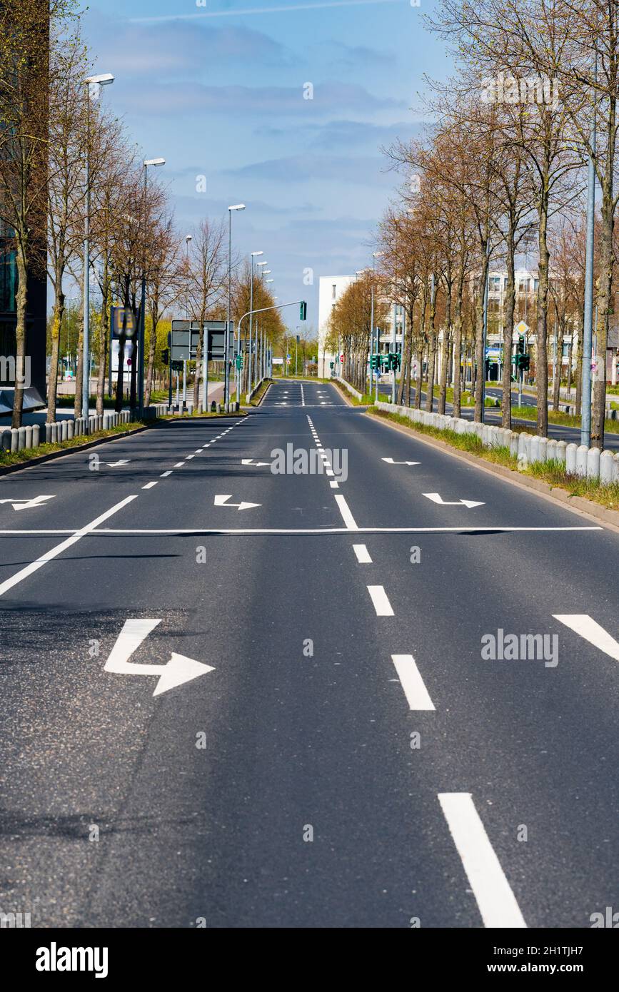 urban city street. empty highway with cityscape Stock Photo - Alamy