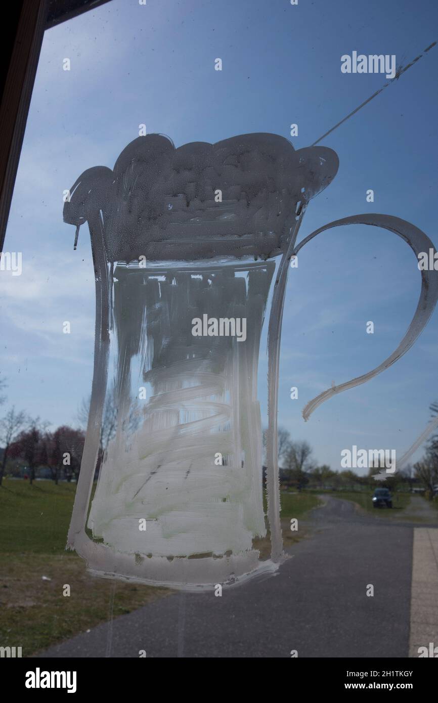 Alcohol intake hi-res stock photography and images - Alamy