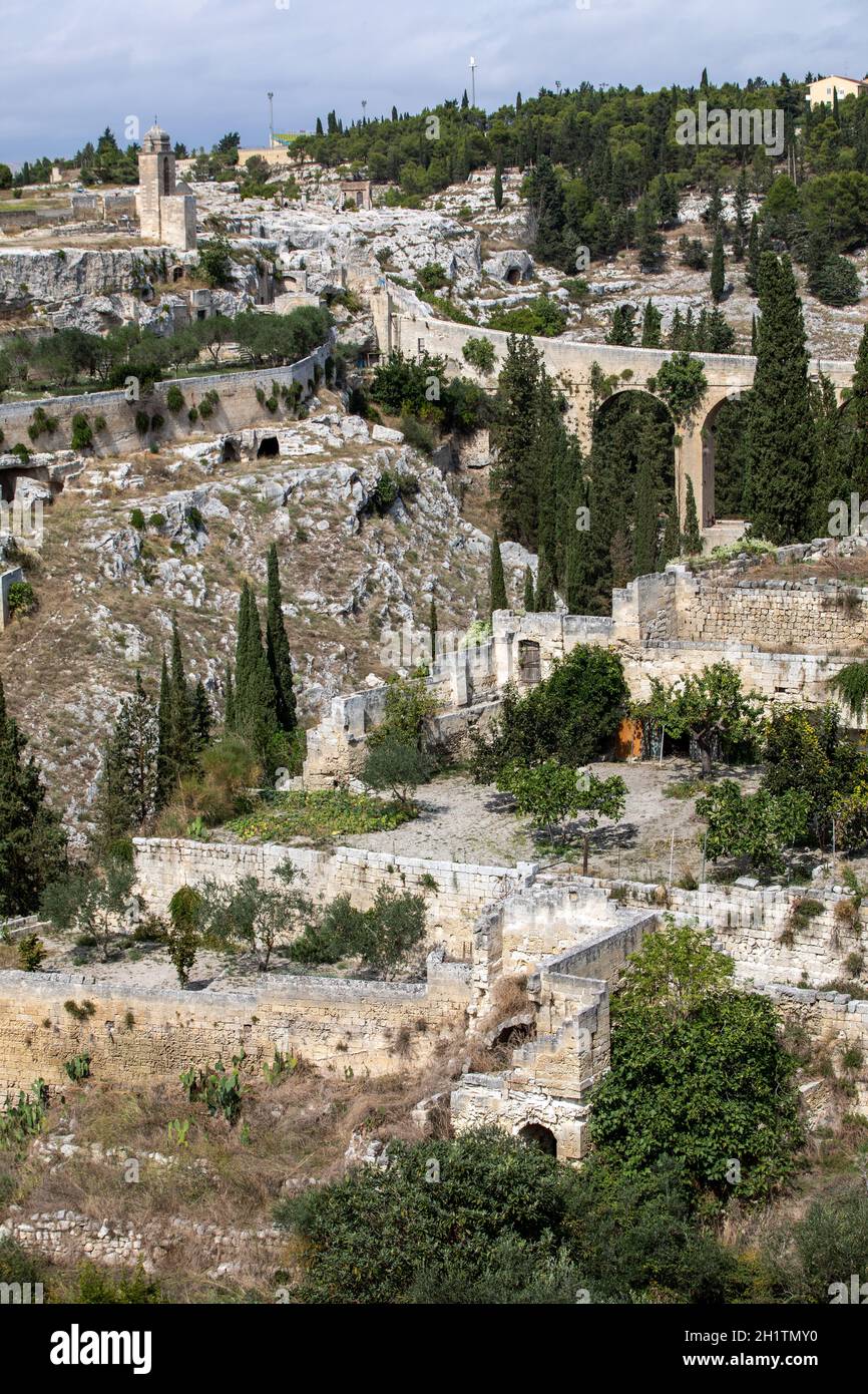 Two level bridge hi-res stock photography and images - Alamy