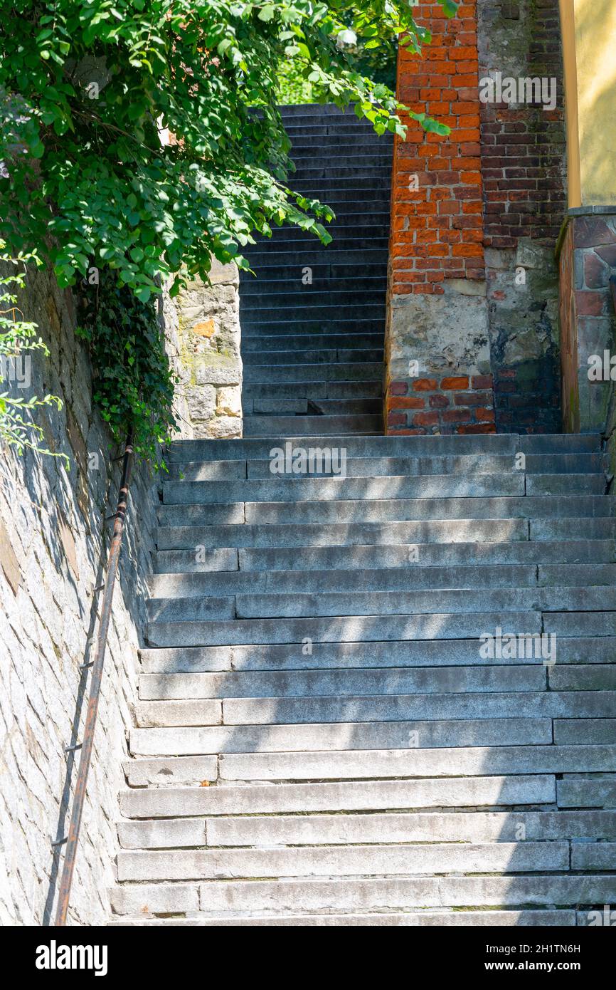 Needle eye medieval gate hi-res stock photography and images - Alamy
