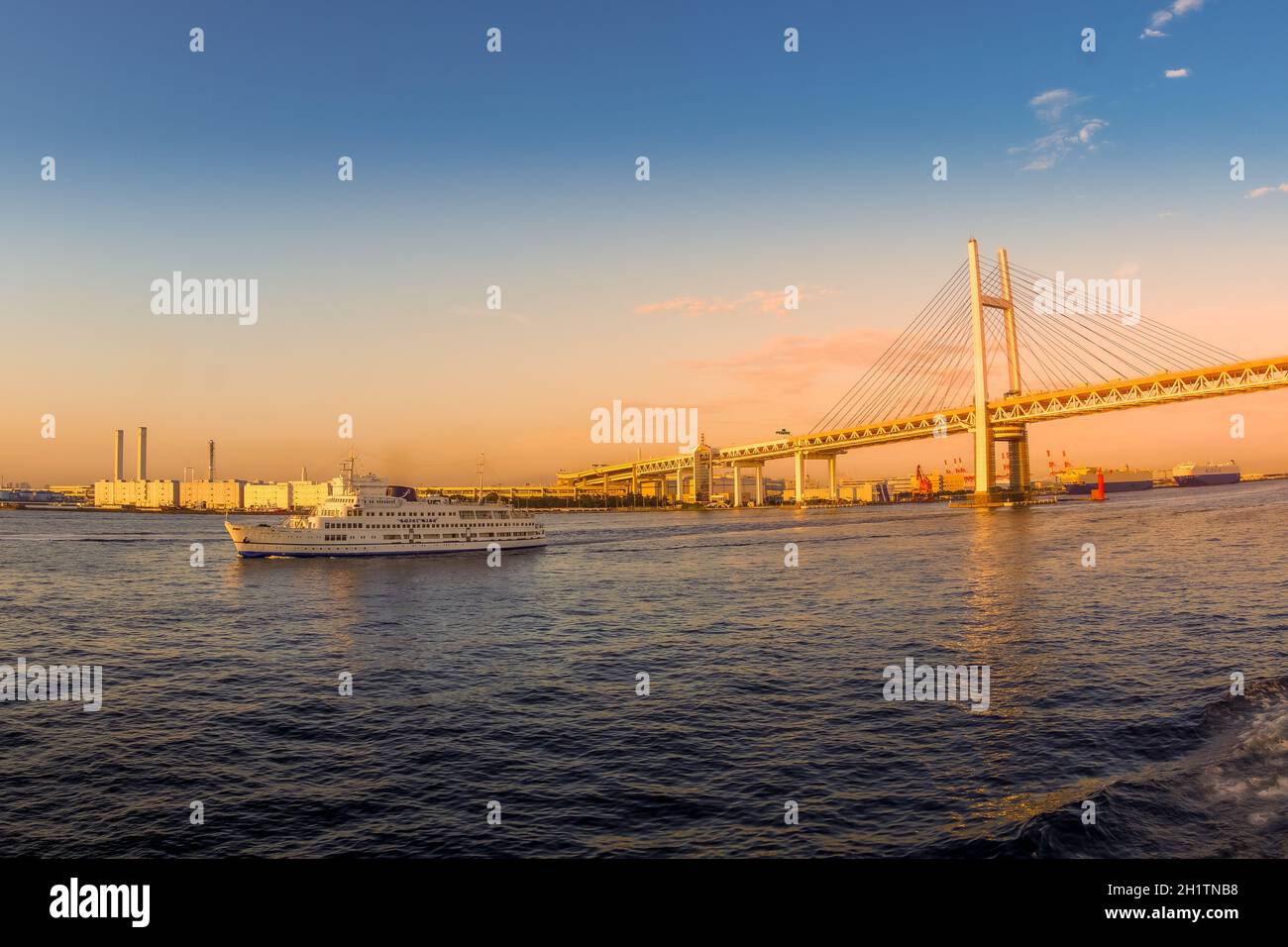 Port bridge wing hi-res stock photography and images - Alamy