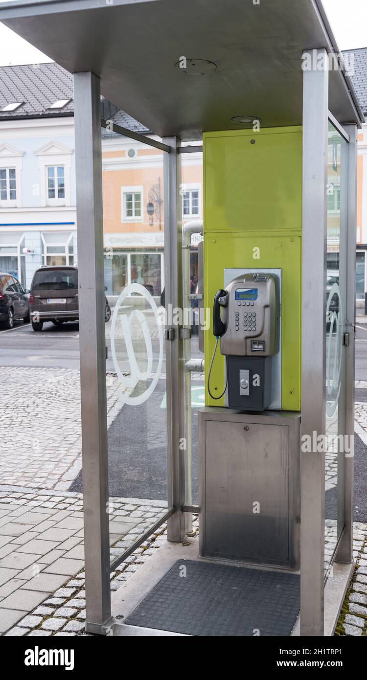 Coin operated push button pay phone hi-res stock photography and images ...