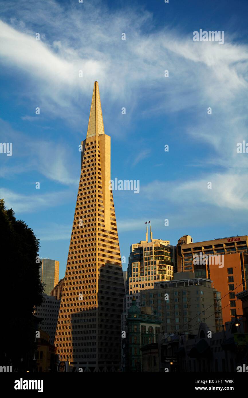 Transamerica Pyramid skyscraper, downtown San Francisco, California ...