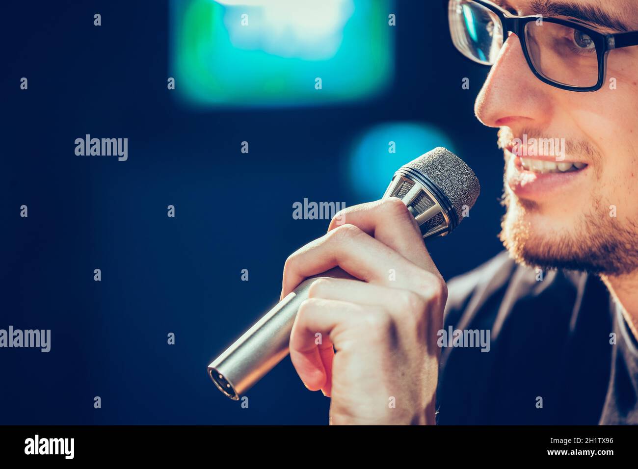 Tv anchor on station hi-res stock photography and images - Alamy
