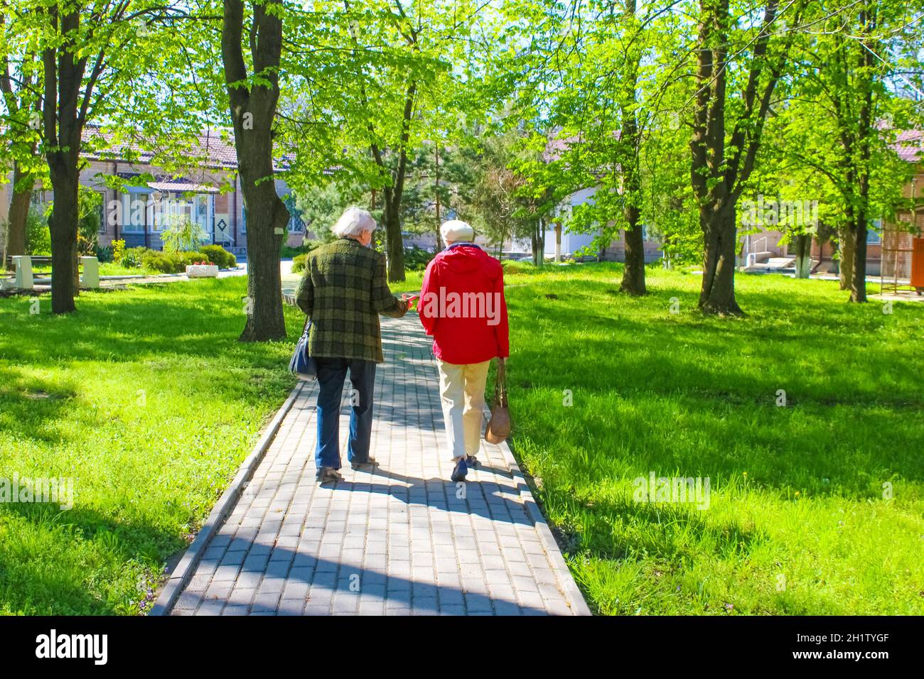 Two older ladies hi-res stock photography and images - Alamy