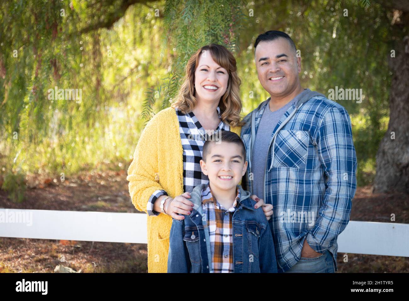 Mixed race family portrait hi-res stock photography and images - Alamy