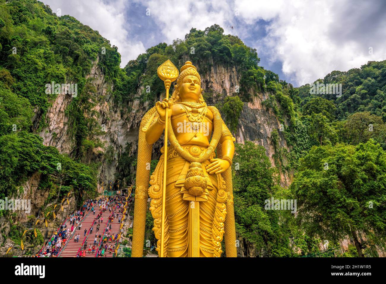 Batu Caves statue and entrance in Kuala Lumpur, Malaysia Stock Photo - Alamy