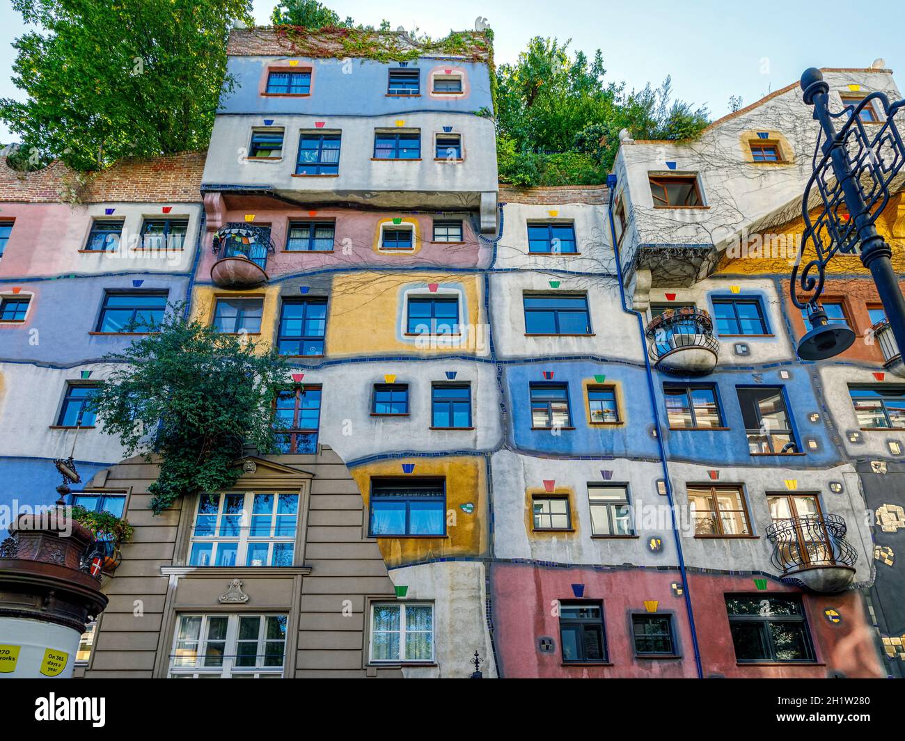 Vienna, Austria - September 16, 2019: Hundertwasserhaus apartment block ...