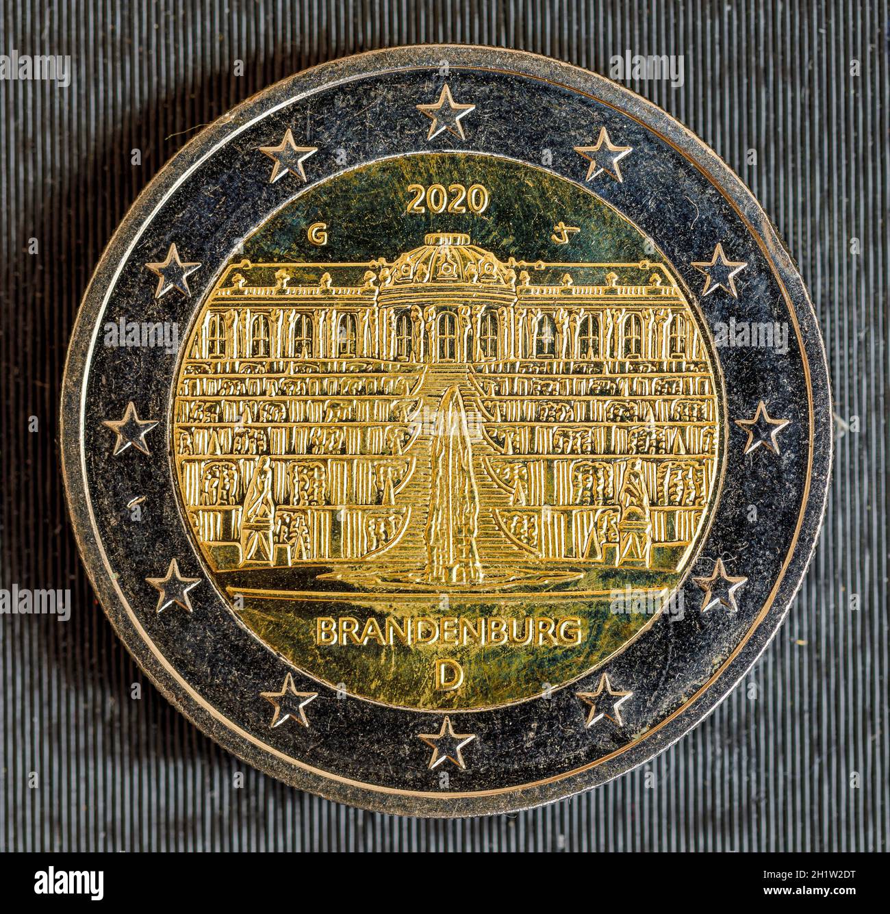 German 2 Euros coin from 2020, obverse showing the Brandenburg Gate ...