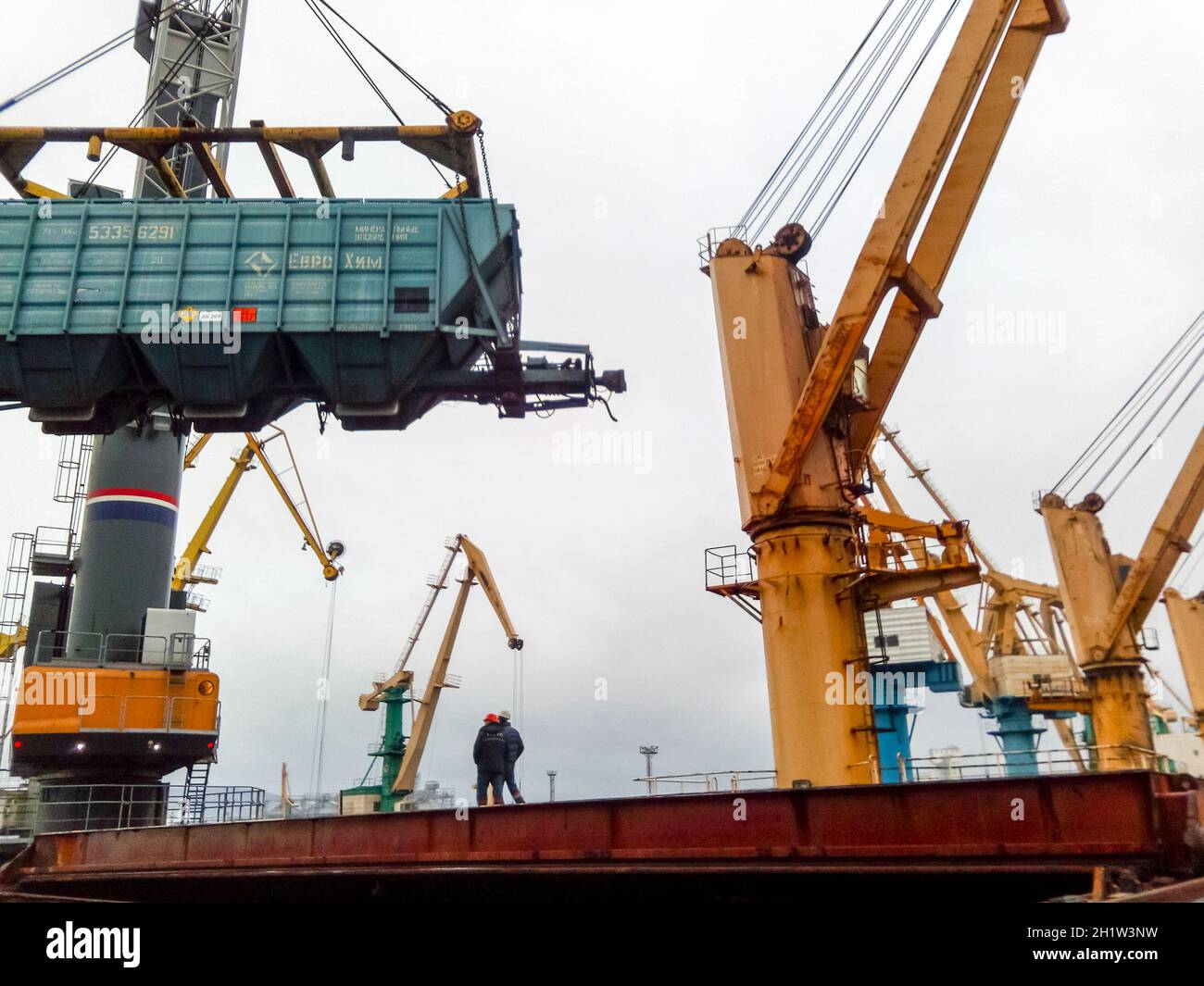 Crane hopper hi-res stock photography and images - Alamy