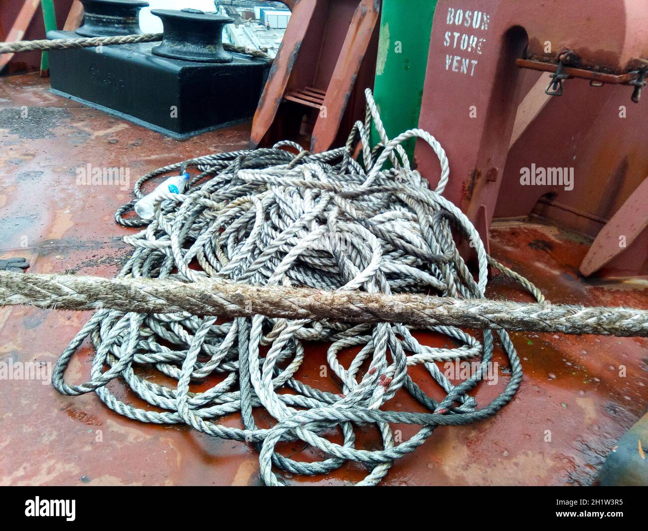 Rope ladder on the ship. Rope and wood Stock Photo - Alamy