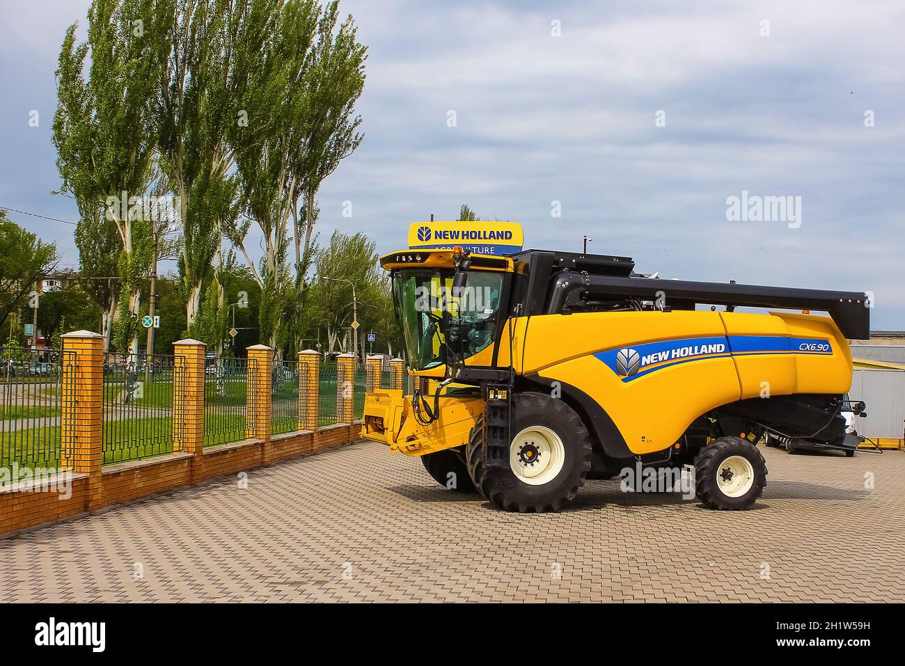 New holland combine harvester hi-res stock photography and images - Alamy