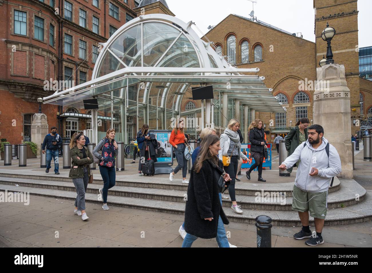 Financial district liverpool street hi-res stock photography and images ...