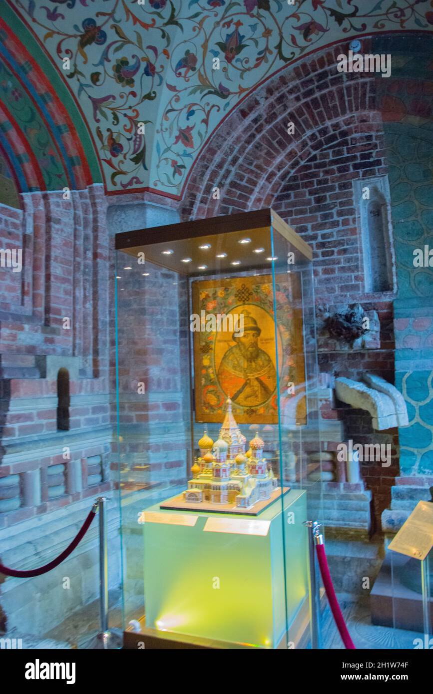 St basil cathedral moscow interior hi-res stock photography and images ...