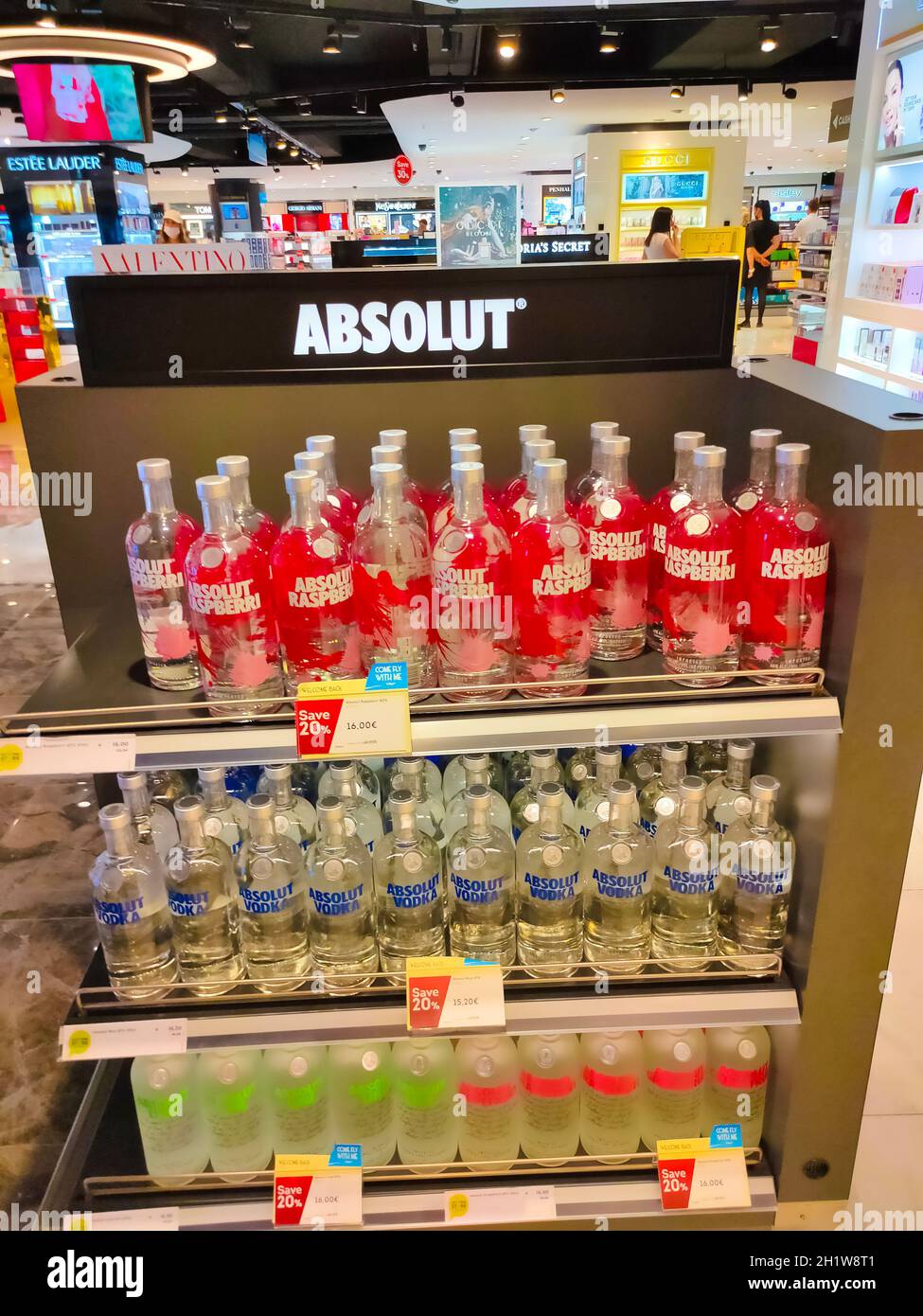 Vodka on shelf hi-res stock photography and images - Alamy