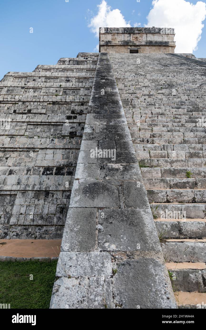 Mayan El Castillo Pyramid at the Archaeological Site in Chichen Itza ...