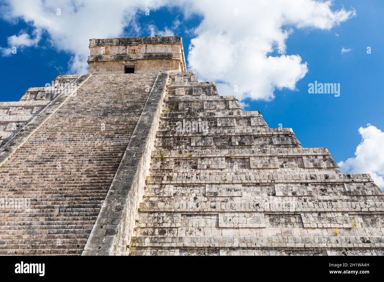 Mayan El Castillo Pyramid at the Archaeological Site in Chichen Itza ...