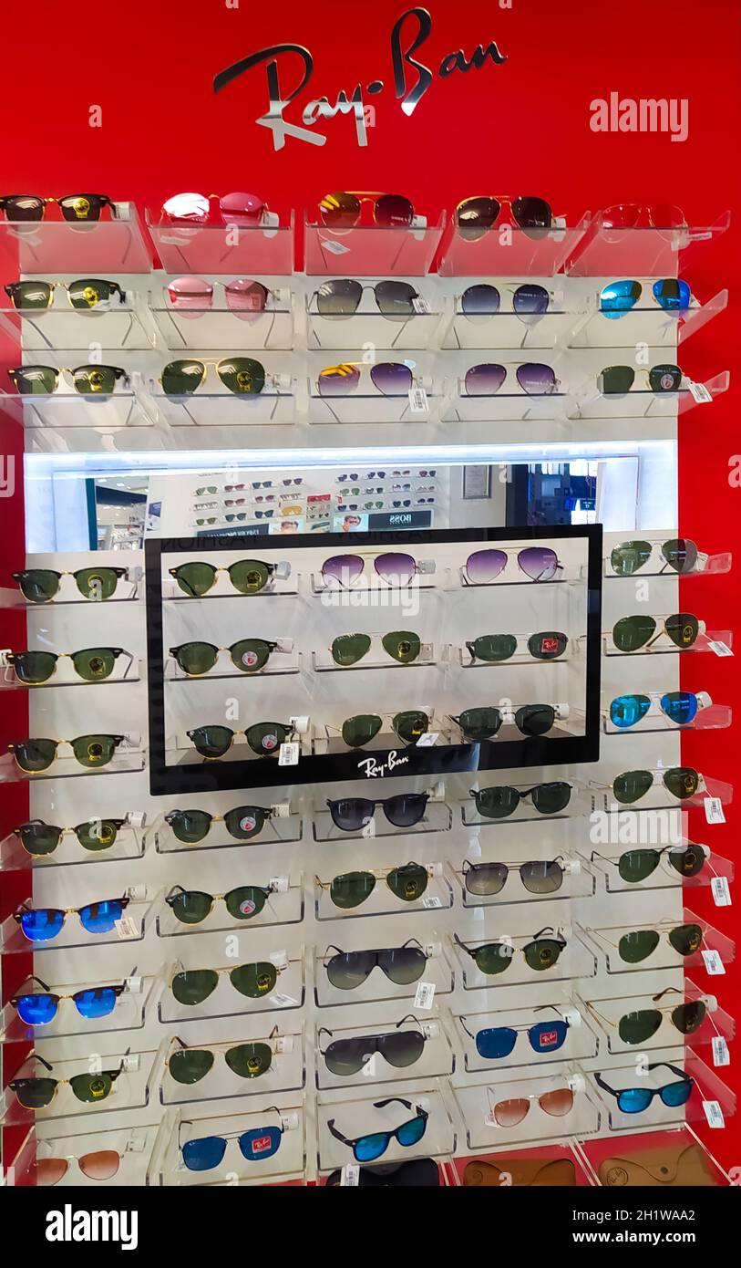 Ray ban logo hi-res stock photography and images - Alamy