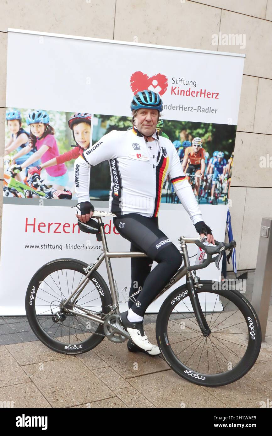 Kinderherz hi-res stock photography and images - Alamy