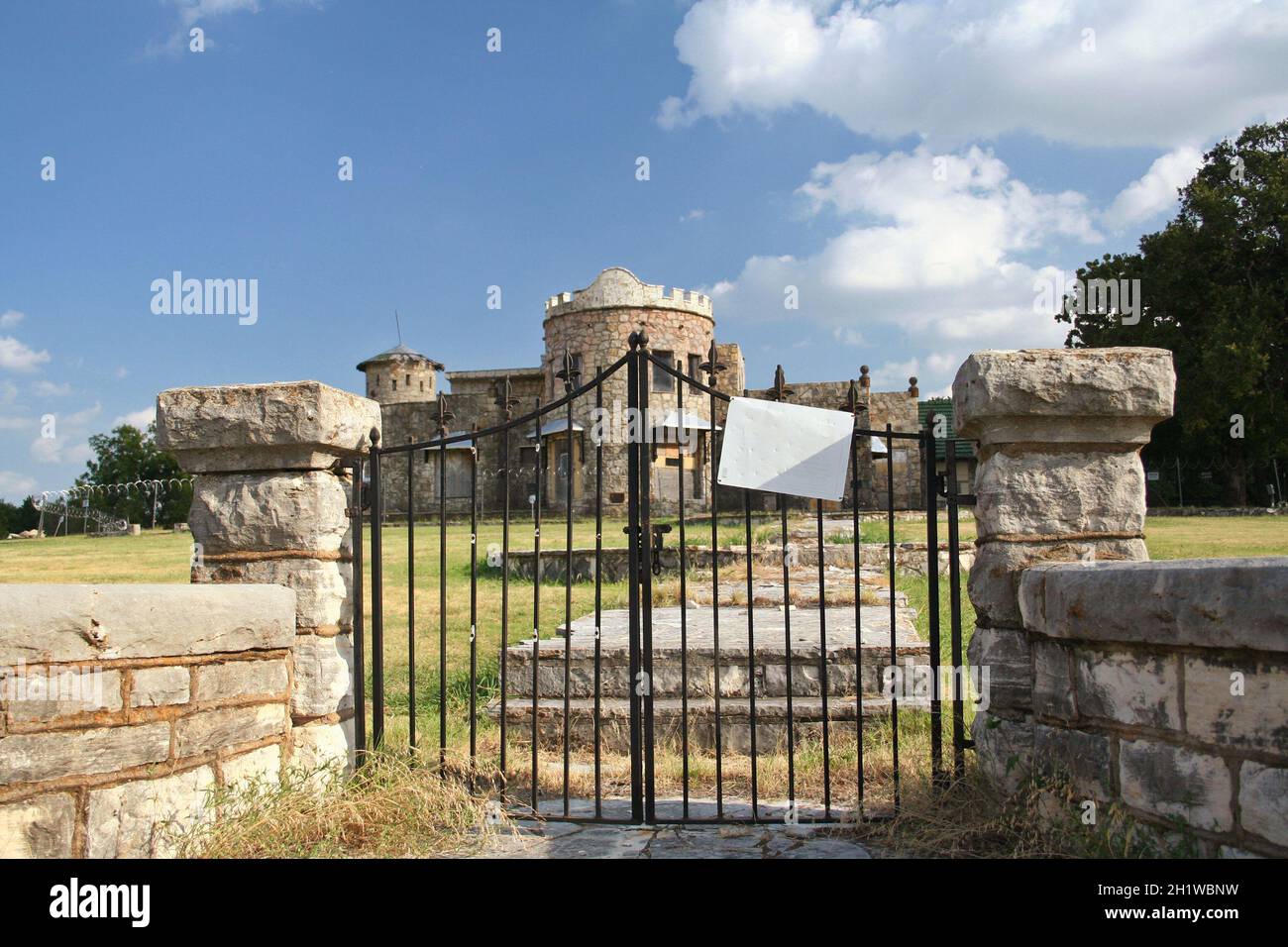 Abandoned Castle With Blue Sky near Fort Worth Texas Stock Photo - Alamy