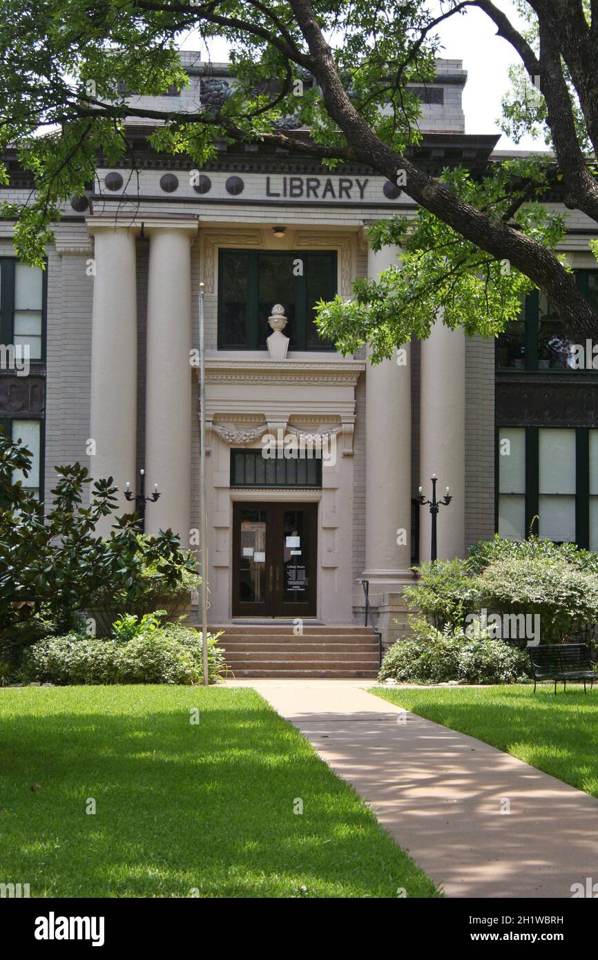Small town library vintage hi-res stock photography and images - Alamy