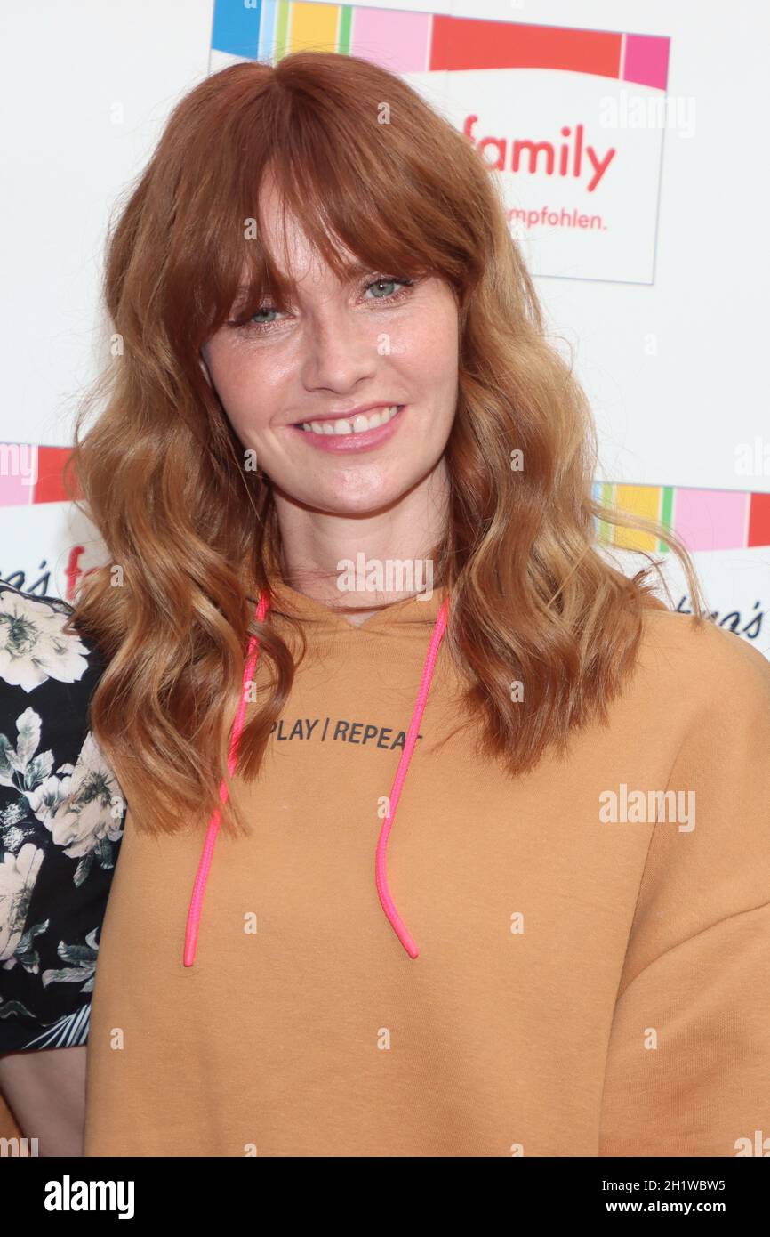 Sandra Hunke, Fototermin Ernstings Family, Better together Fashion Show ...