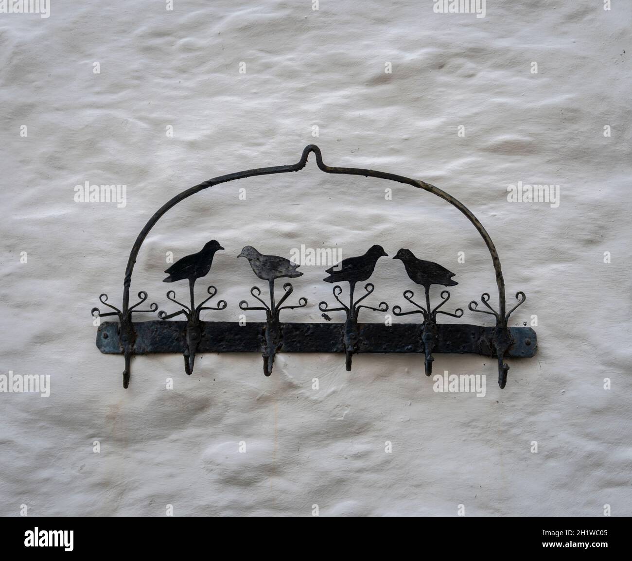 Black metal bird hi-res stock photography and images - Alamy