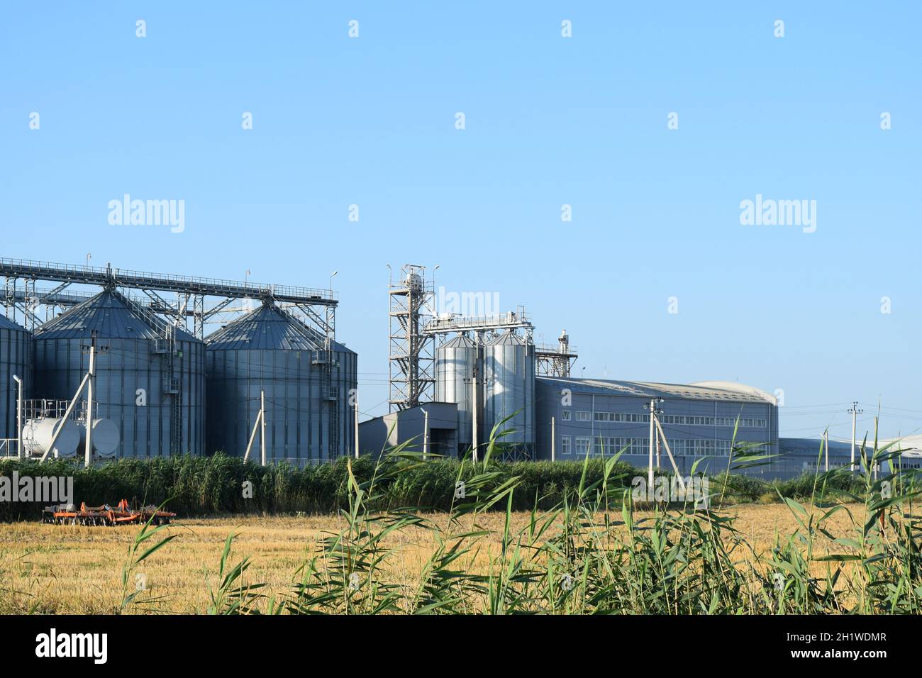 Plant for storage and processing of grain Stock Photo - Alamy