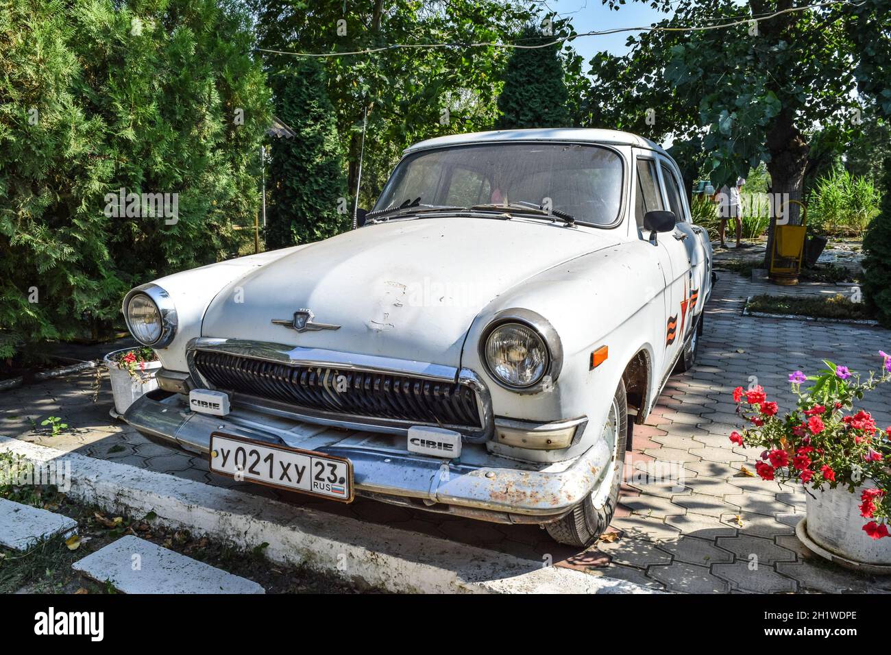 Battered russian car hi-res stock photography and images - Alamy
