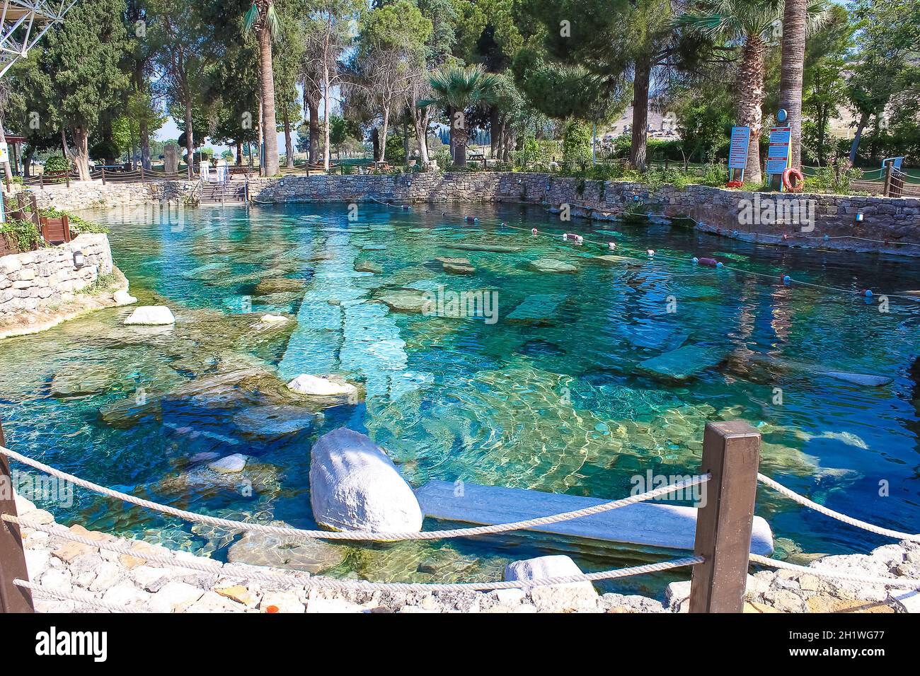Empty Cleopatra pool with termal water at Pamukkale, Turkey Stock Photo ...