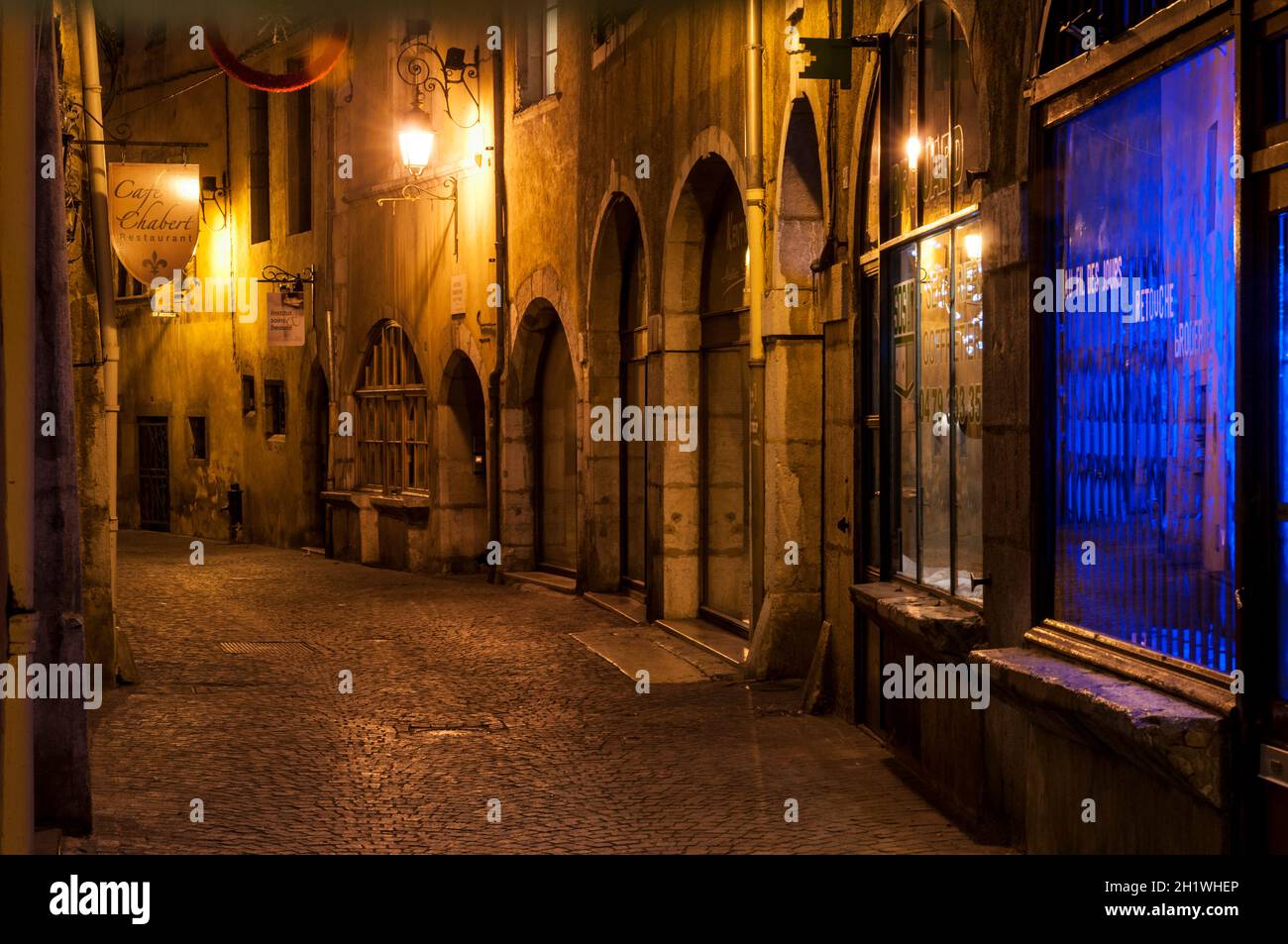 FRANCE. SAVOIE (73). CHAMBERY. BASSE DU CHATEAU STREET Stock Photo - Alamy