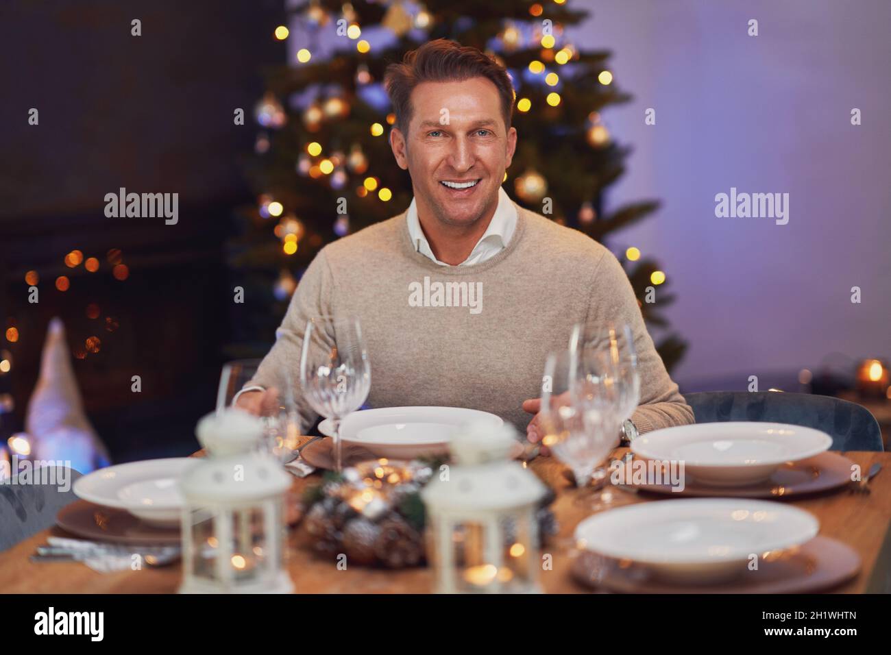Sitting alone party hi-res stock photography and images - Alamy