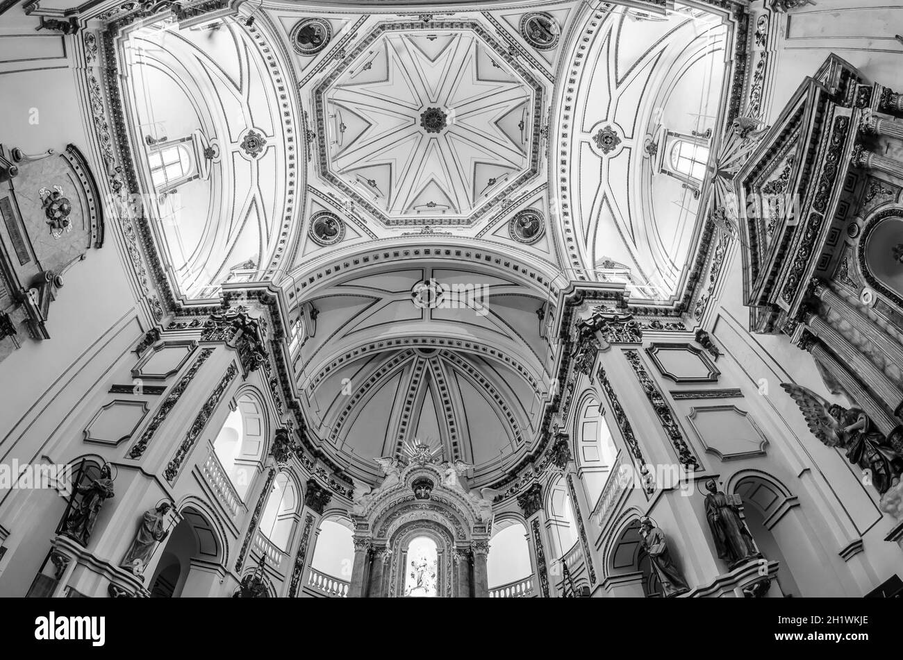 ALTEA, SPAIN - DECEMBER 28, 2018: Interior of the beautiful Catholic ...