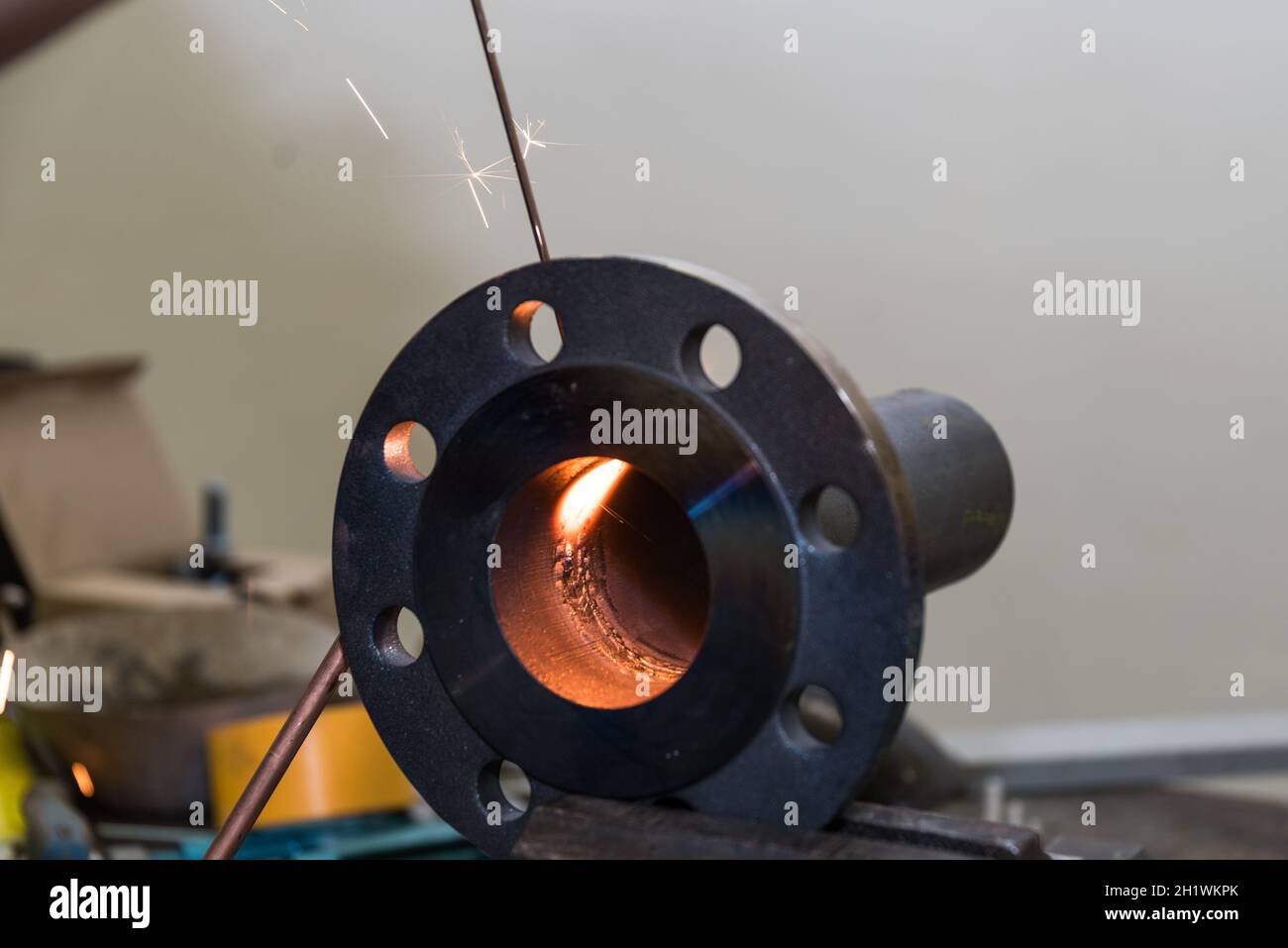 Joining by welding hi-res stock photography and images - Alamy
