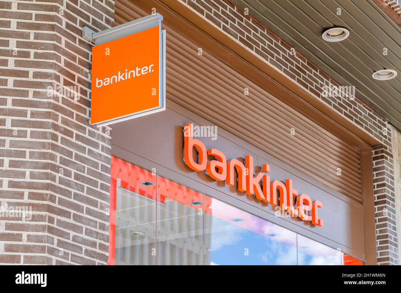 Bankinter building facade hi-res stock photography and images - Alamy