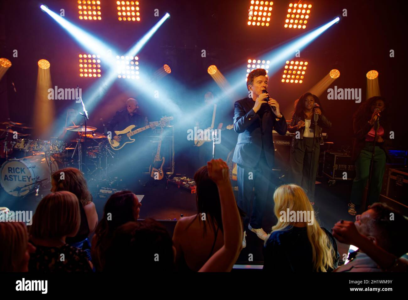Rick astley hi-res stock photography and images - Alamy