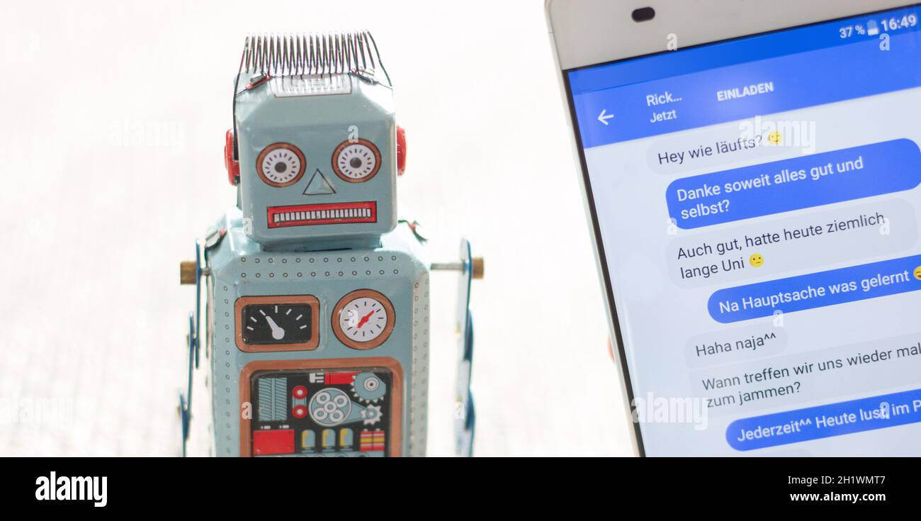 Twitter bot hi-res stock photography and images - Alamy