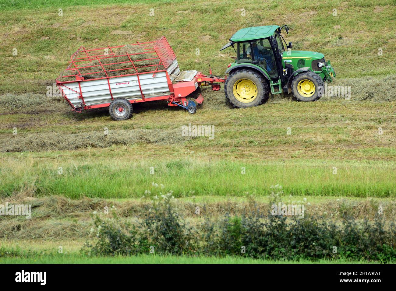 Traktor ernte hi-res stock photography and images - Alamy
