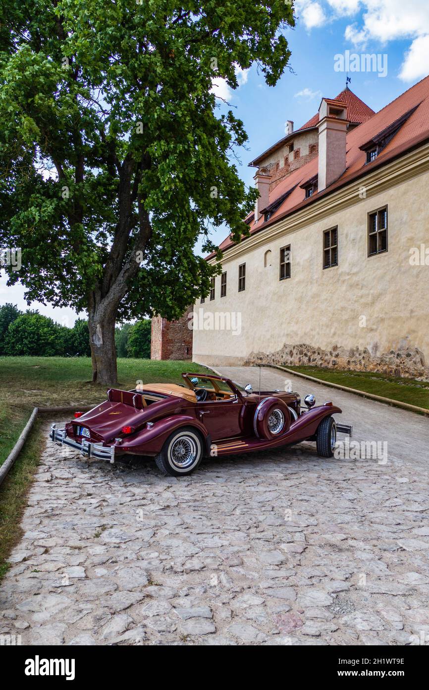 Classic convertible sports car hi-res stock photography and images - Alamy