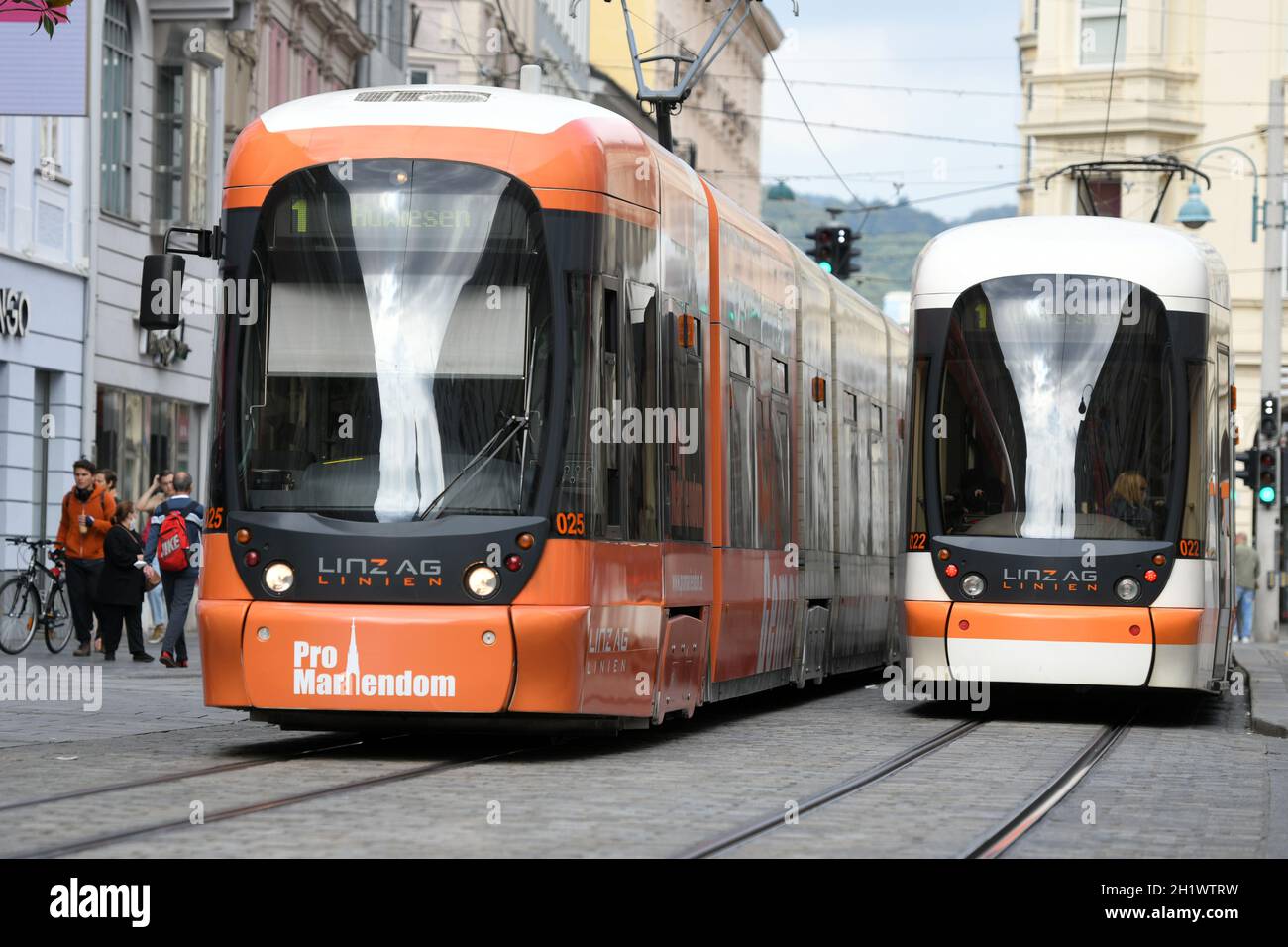 Straßenbahn in der Landstraße in Linz, Österreich, Europa - Tram in the ...