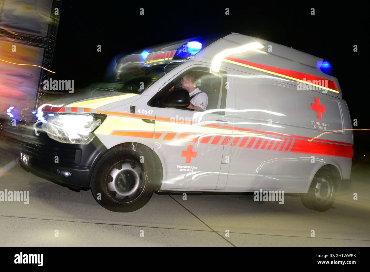 Rettungswagen des Roten Kreuzes (Oberösterreich) - Red Cross Ambulance ...