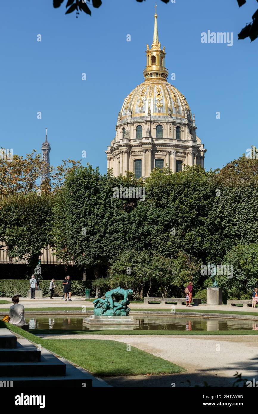 View of Dome des Invalides, burial site of Napoleon Bonaparte, Paris ...
