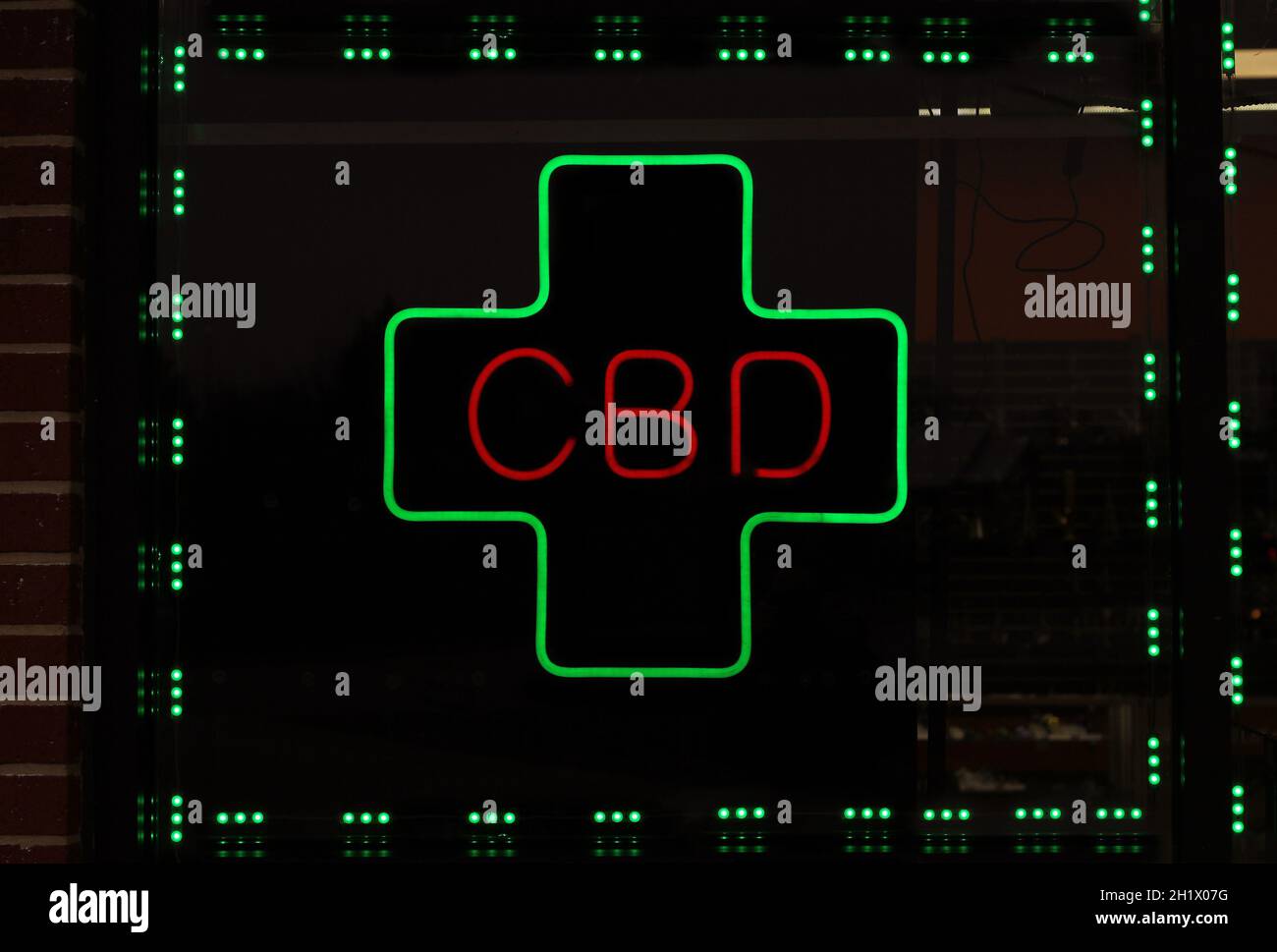 Pharmacy neon sign in night hi-res stock photography and images - Alamy