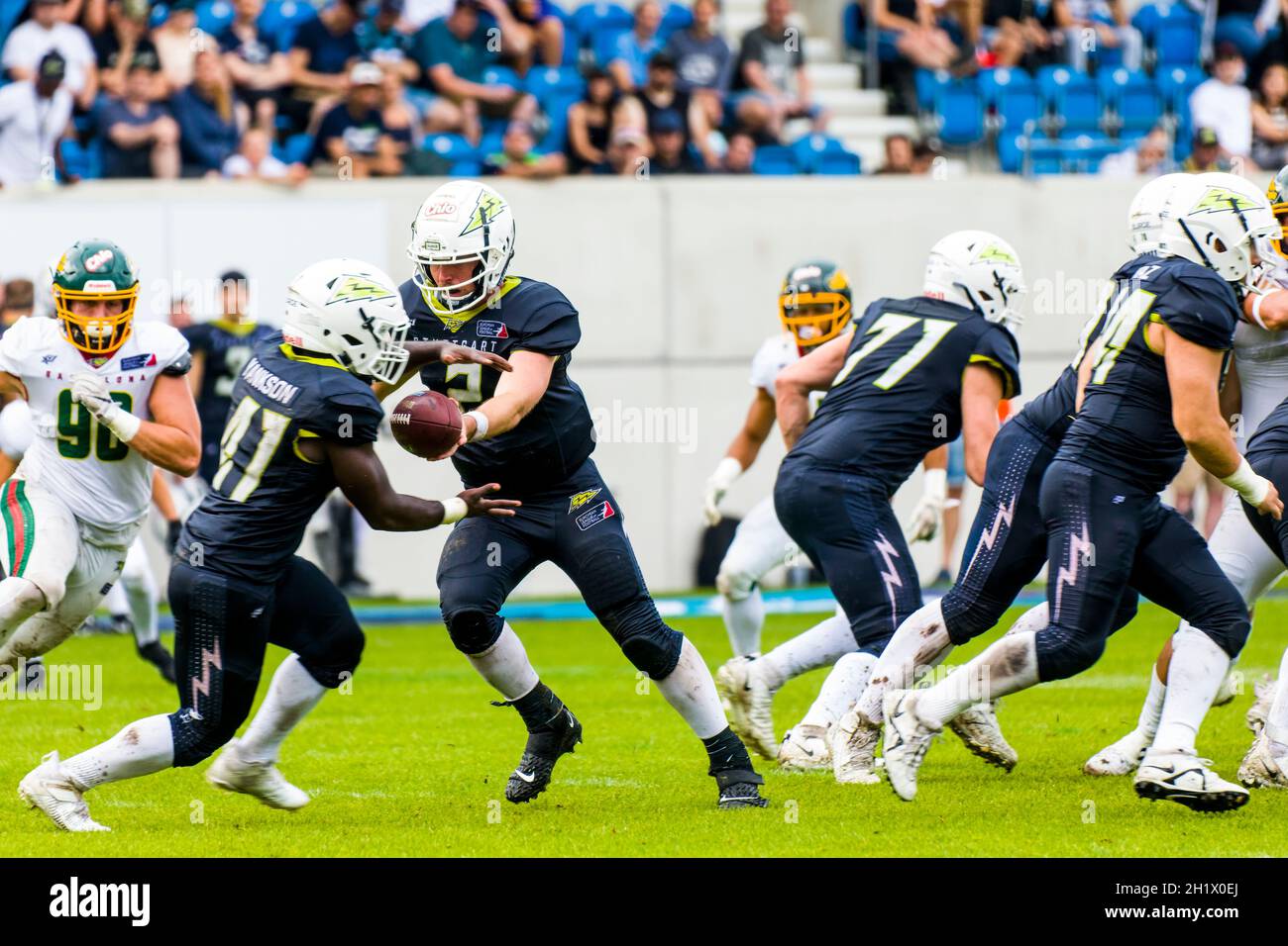 Aaron ellis hi-res stock photography and images - Alamy