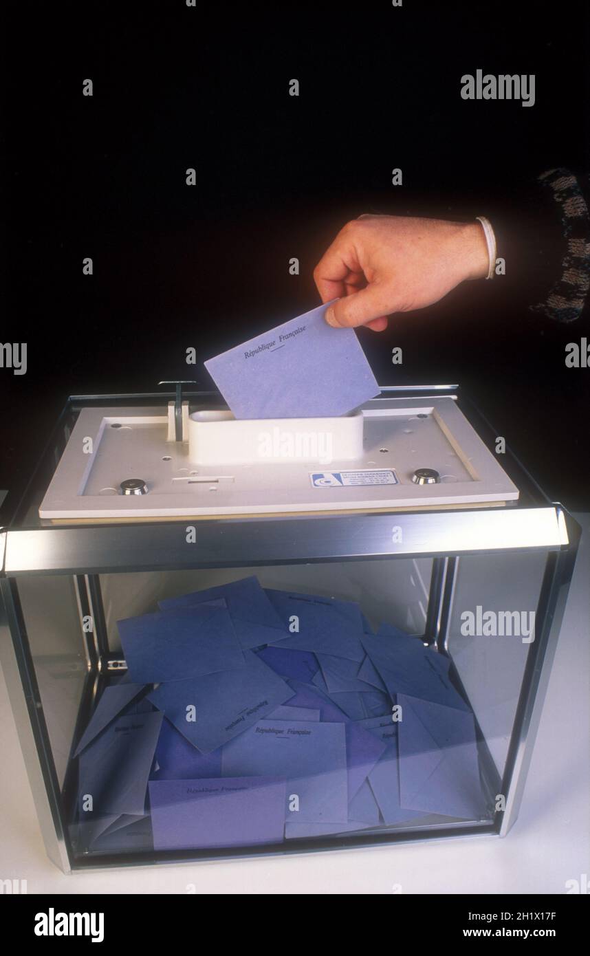 man casting his ballot in a ballot box, France Stock Photo - Alamy