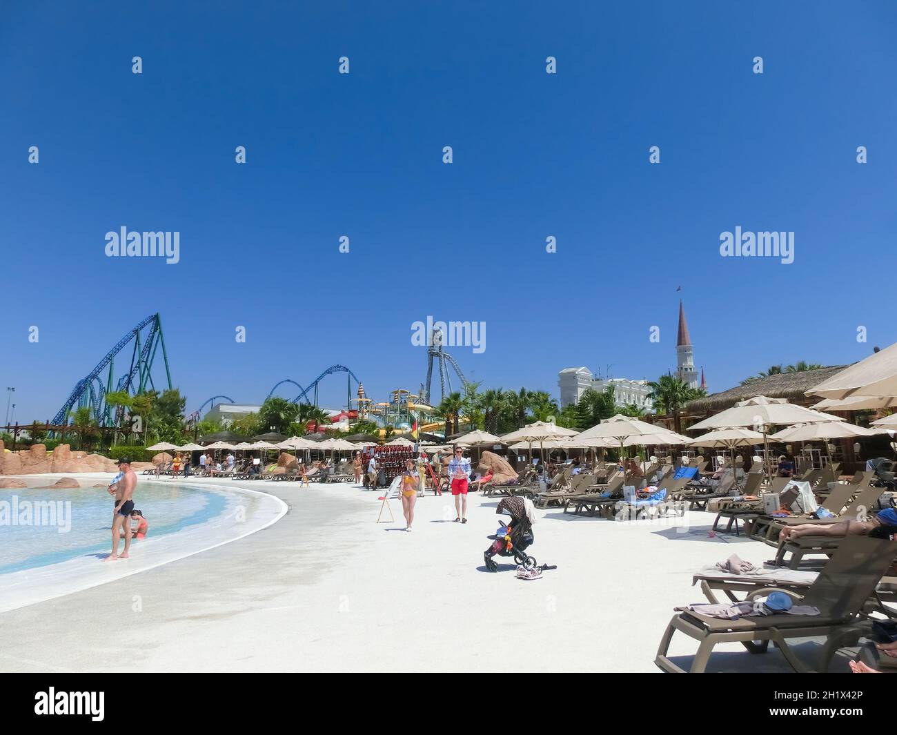 Shock Wave Roller Coaster High Resolution Stock Photography and Images ...