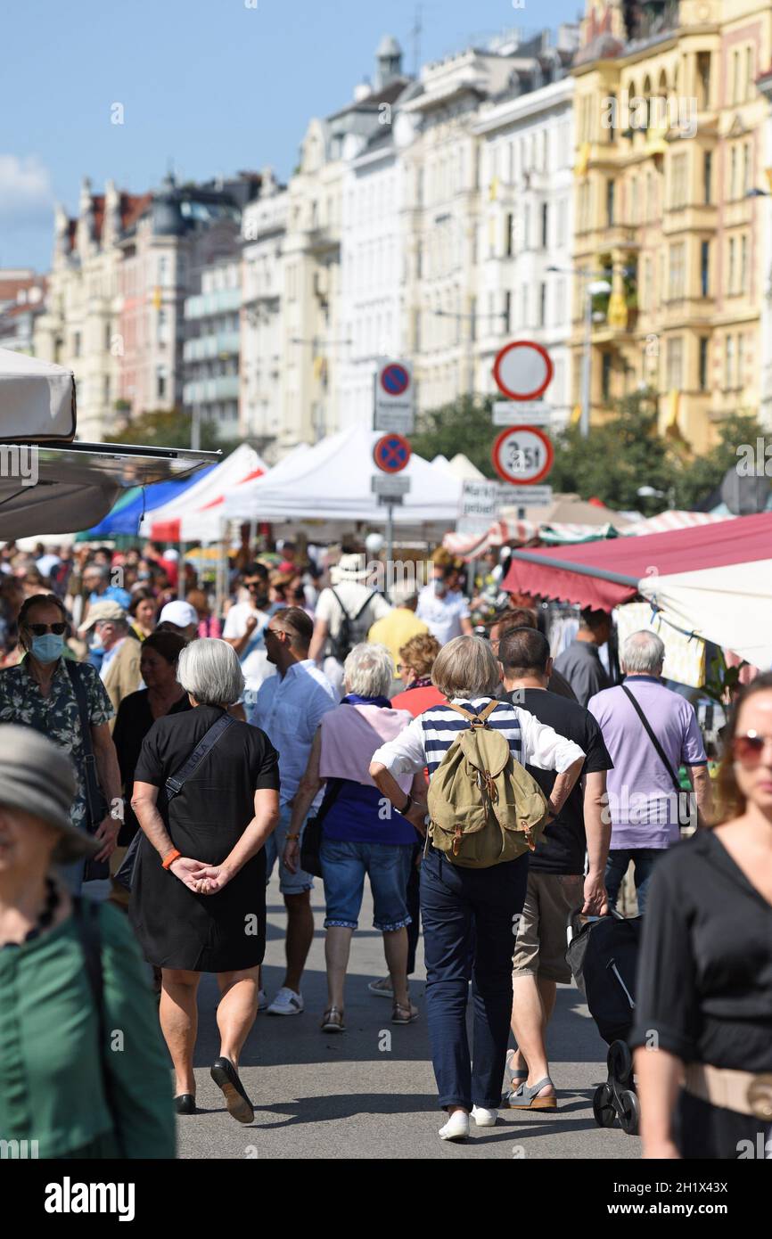 Flea Market Flohmarkt Naschmarkt Vienna High Resolution Stock ...