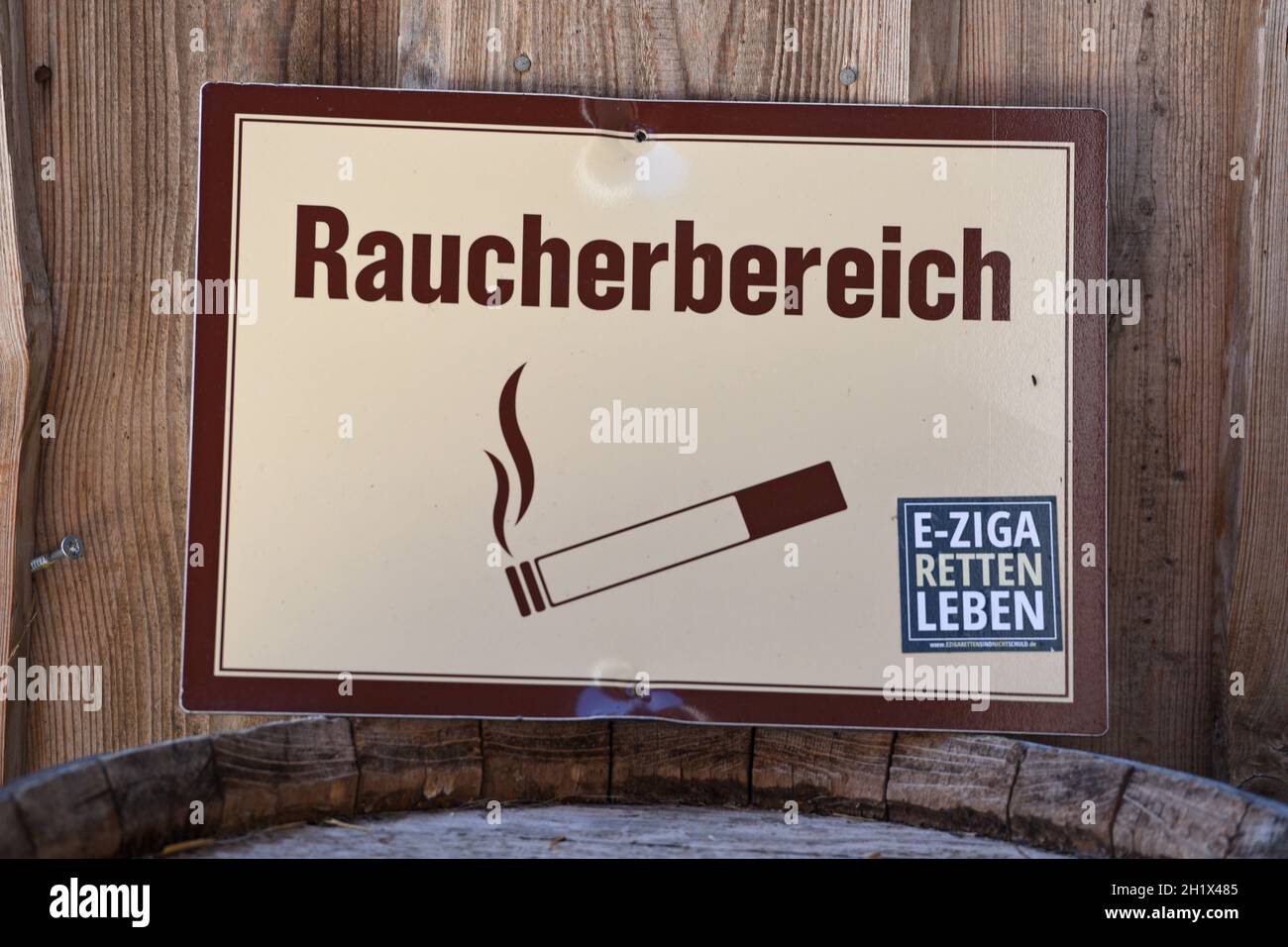 Raucherbereich hi-res stock photography and images - Alamy