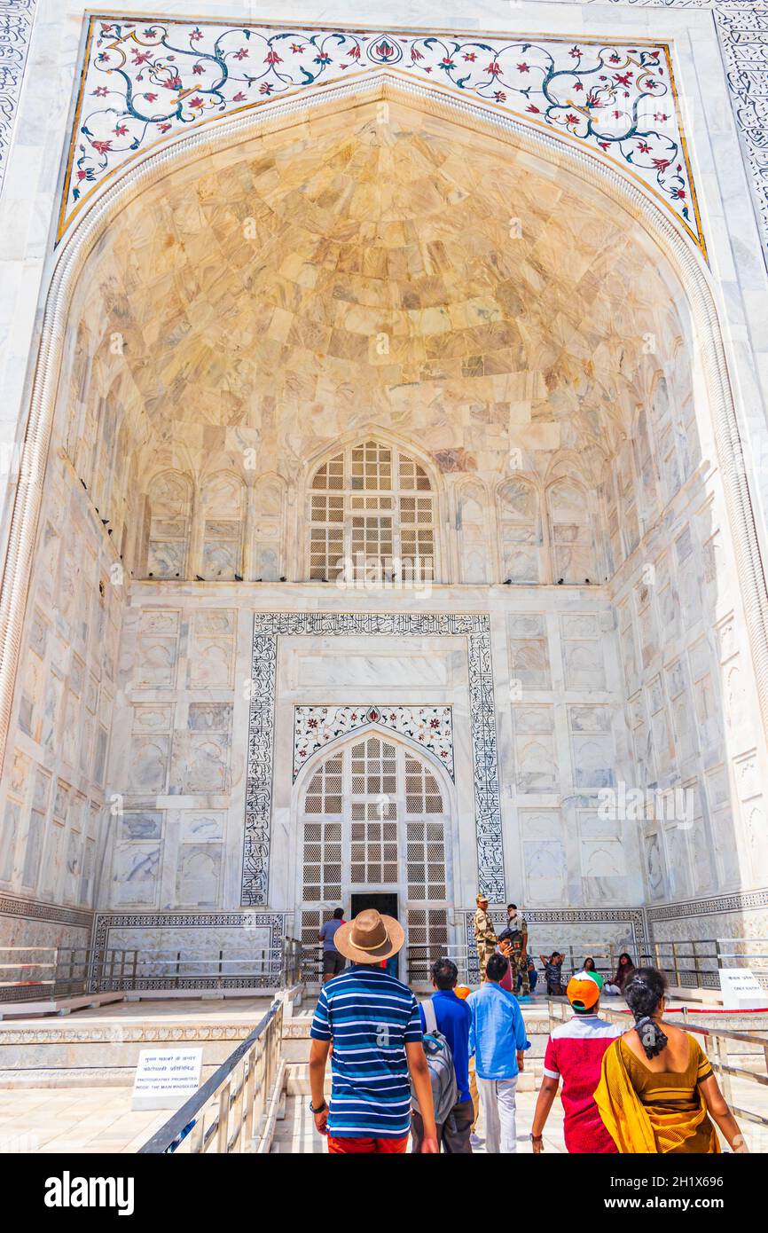 Uttar Pradesh India 10. Mai 2018 Taj Mahal in Agra India Mogul marble ...