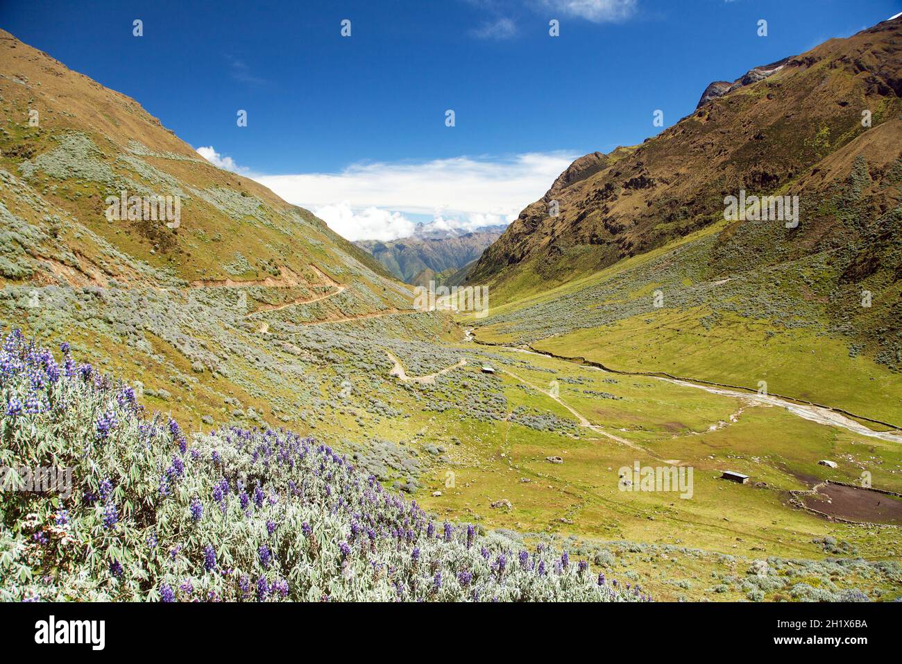 Beautiful Andes landscape, view from Choquequirao trekking trail, Cuzco ...
